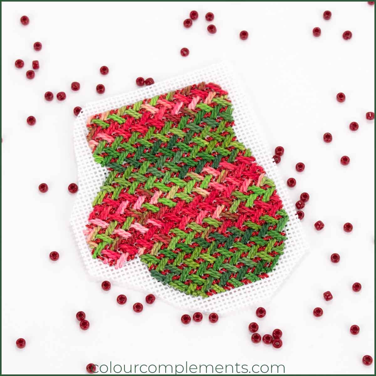 Using Traditional Christmas Colours In A Mitten Pattern