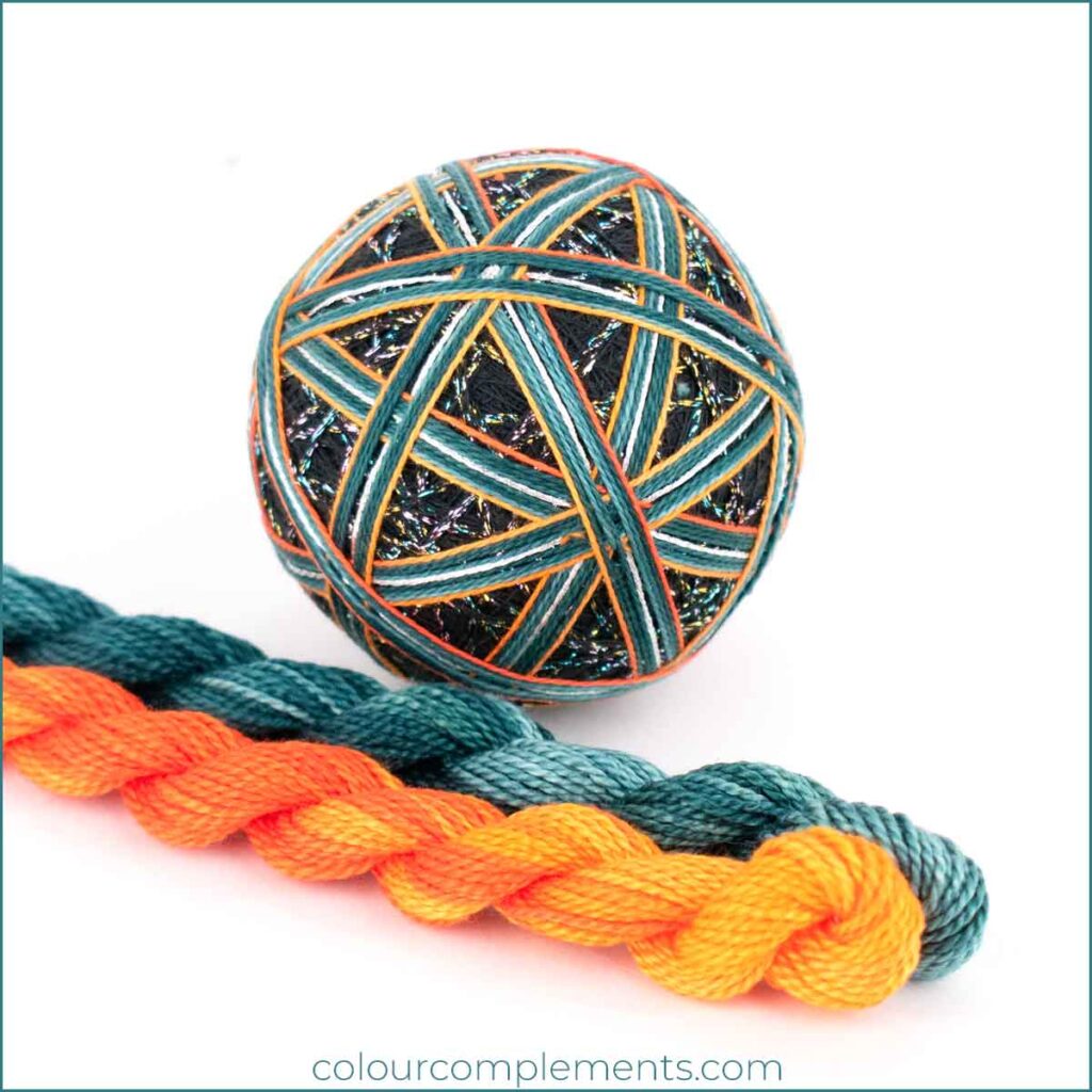 Temari Ball Using Monochromatic Colour Combinations