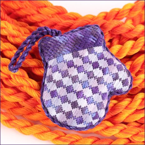 A Look At Our Star Mitten | 12 Months Of Mittens |Colour Complements